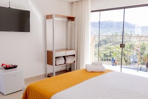 Quarto Duplo Deluxe | Com decoração personalizada, Wi-fi grátis, roupa de cama fornecida 