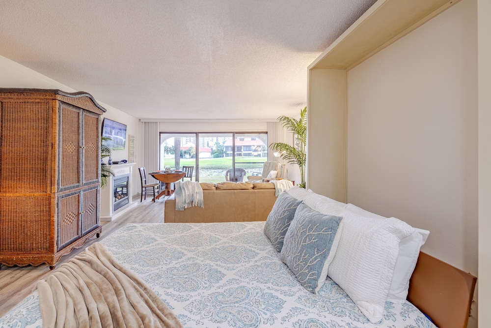 Seas The Day @ Edgewater Beach Resort Studio Sleeps 4 - Panama City Beach, FL