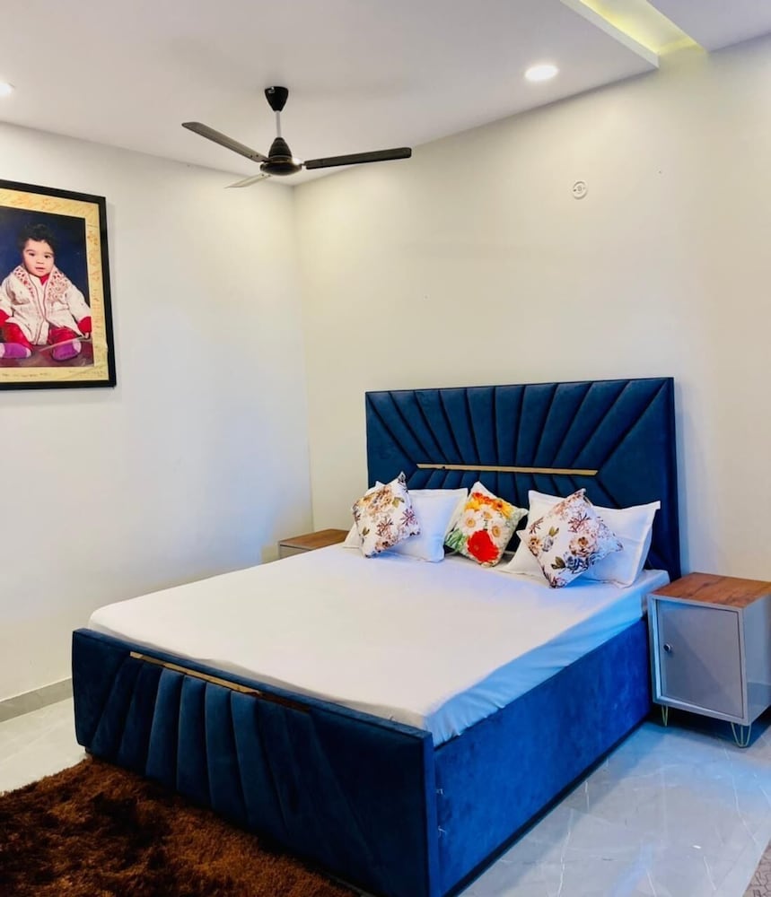 Luxury Private Farm House For Parties - Gurugram