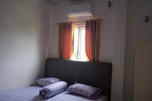 Quarto Duplo Deluxe | Secretária, Wi-fi grátis, roupa de cama fornecida 