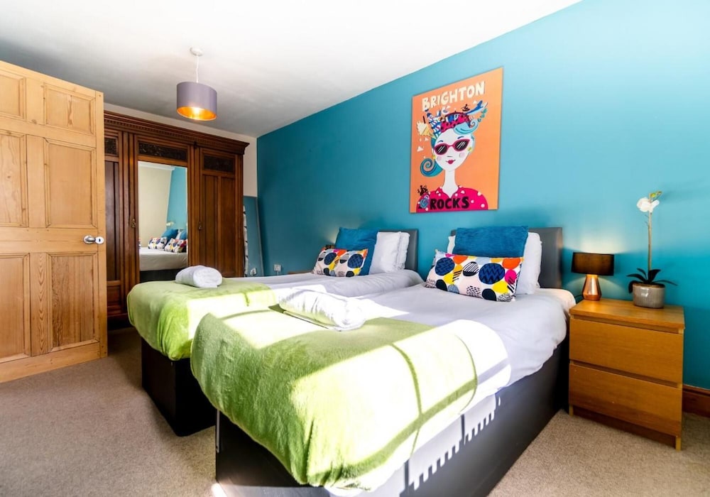 Pebble Mews House - Sleeps 6 To 8 Guests - Brighton