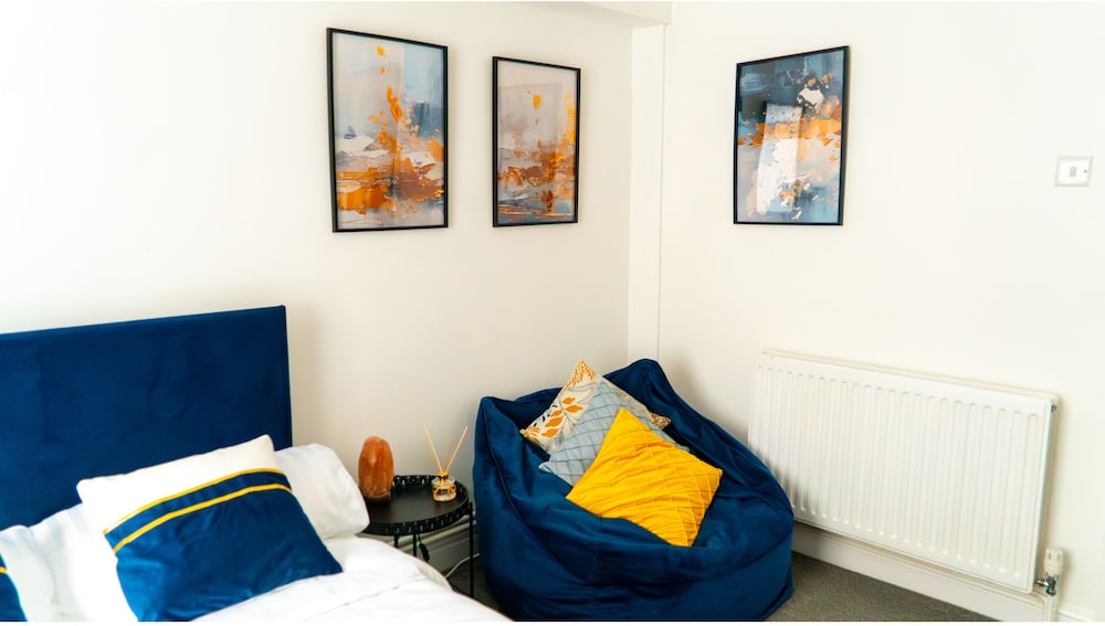 Cliftons Cosy Escape - Filton