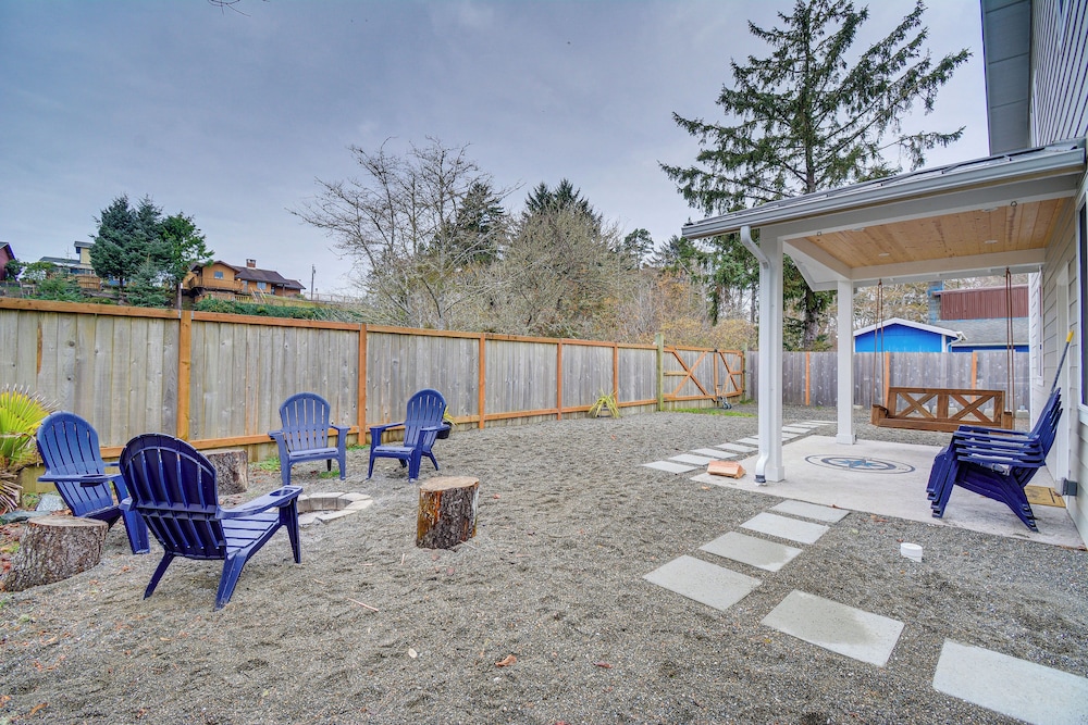 Westport Home W/ Hot Tub: 2 Blocks To Beach! - Westport