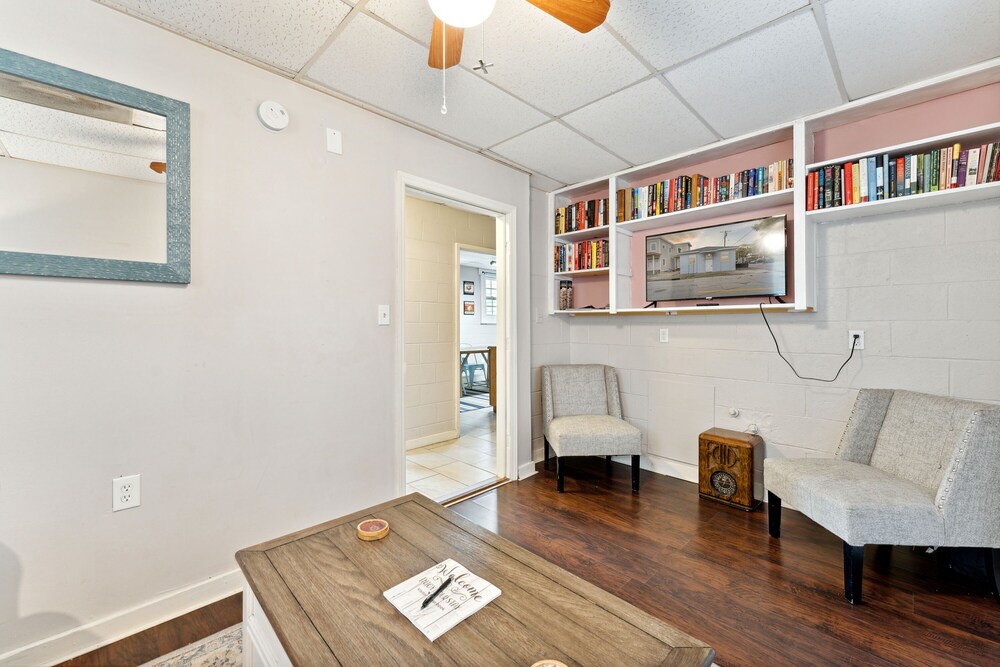 Cozy Cottage In Historic Savannah Near Forsyth Park - Savannah, GA