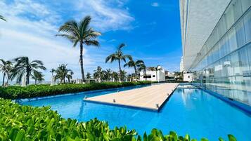 2 piscinas exteriores, uma piscina aquecida