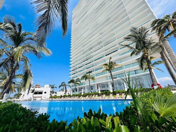2 piscinas exteriores, uma piscina aquecida