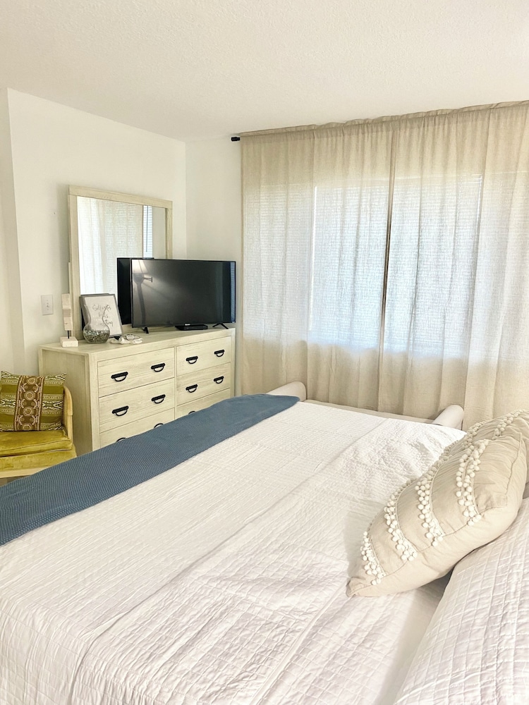 First Floor Cozy Beachside Condo - Blue Heron Beach, Fort Pierce