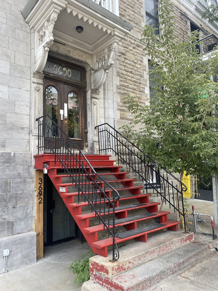 Unique Stays - 3690 St-denis - Montreal