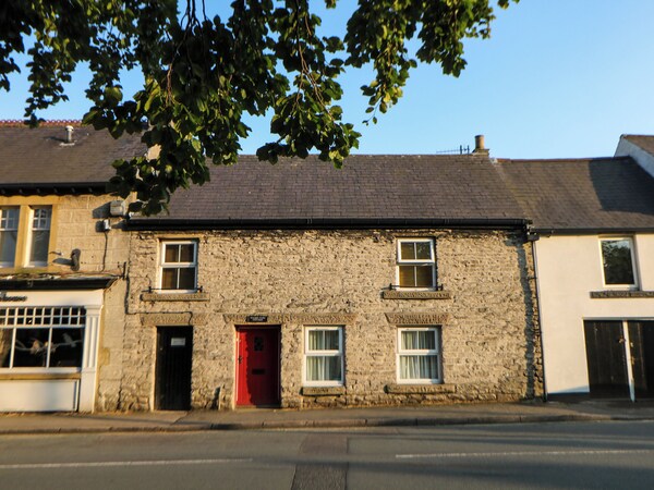 Wilson Eyre Cottage - Castleton
