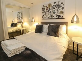 3 quartos, individualmente decorados, individualmente mobiliados