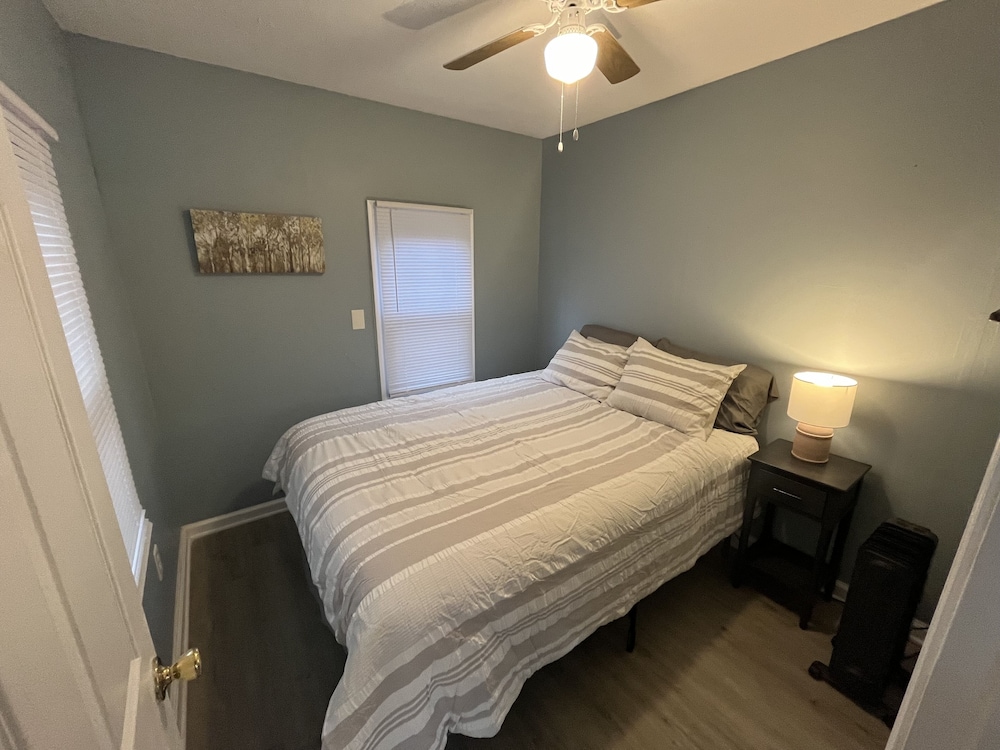 Riverview Cabin located on waterfront. Pet Friendly! Fishing, relaxing ...