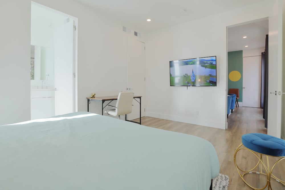 Ev Charger Ready Grandeur Abode 4b2.5b - Rancho Palos Verdes, CA