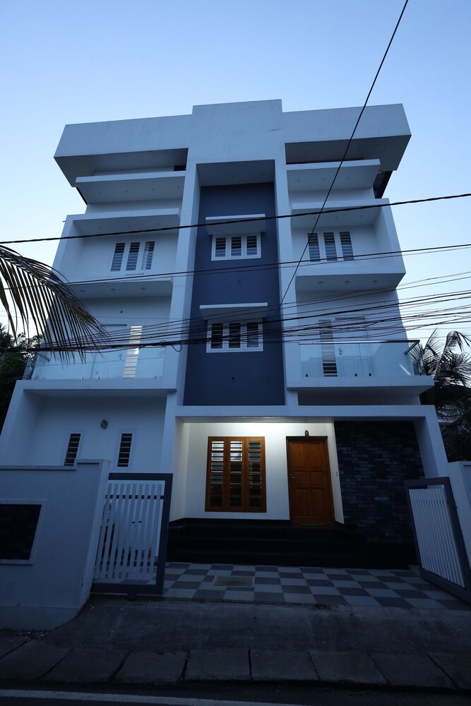 Guest West Inn - Kochi