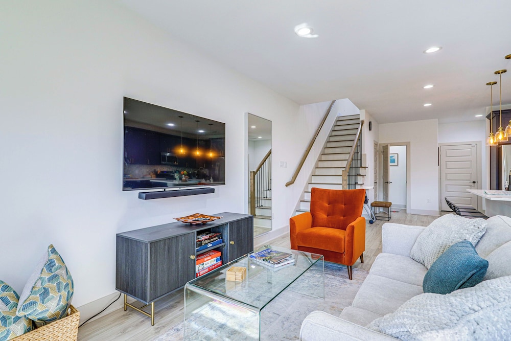 Modern Houston Retreat W/ Patio, 11 Mi To Dtwn - Houston, TX