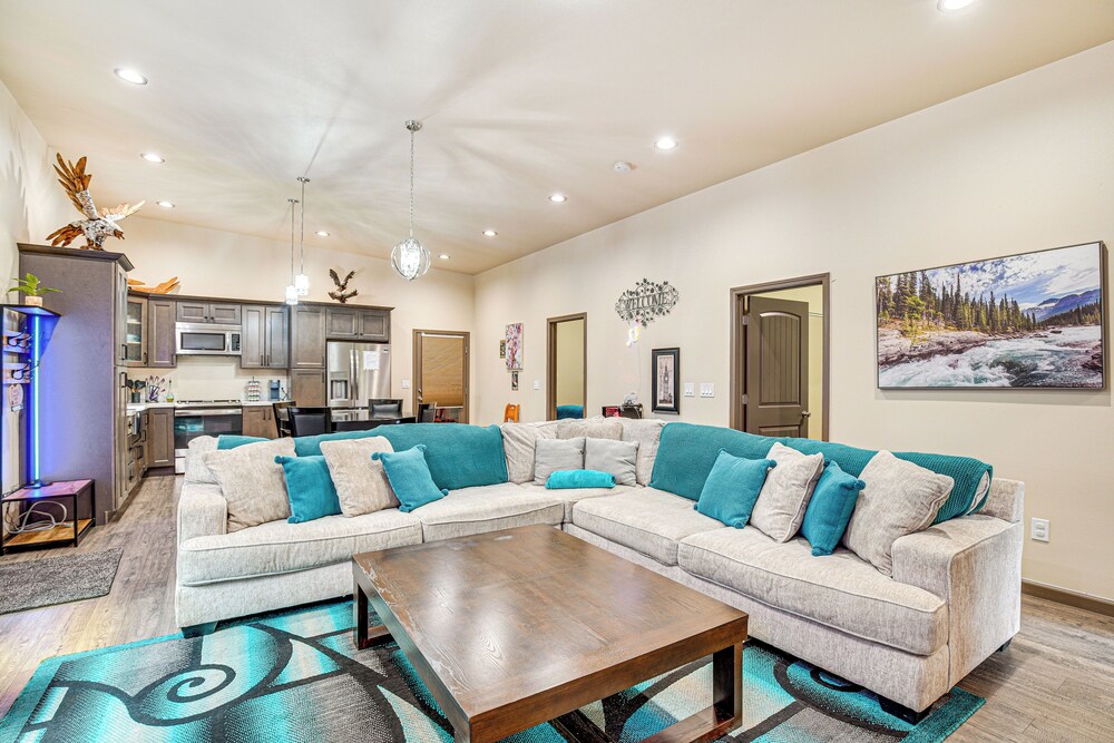 Game Room, Hot Tub & Mtn View: Bonney Lake Retreat - Puyallup, WA