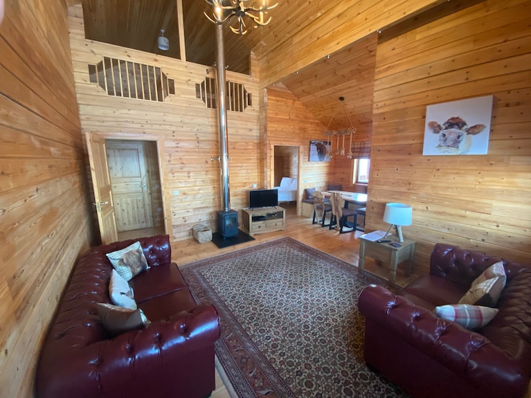A Traditional Scandinavian Style Lodge, With Stylish Wooden Interior Decorated With A Scottish Theme - East Lothian Council