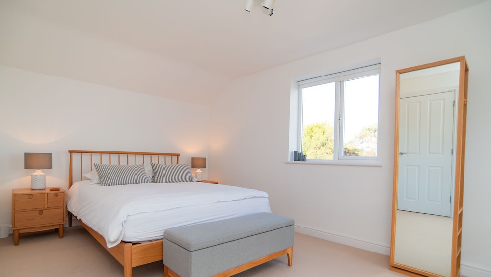 Ultimate Coastal Escape | Stylish | Estuary Views - Salcombe | Vrbo