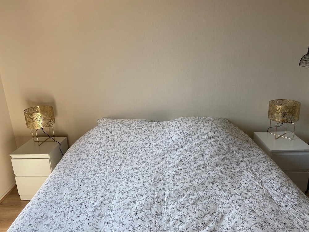 Spacious T3 With Balcony - Close To Town Center - Calvados