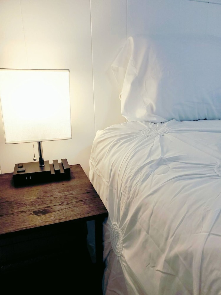 Cozy Basement Near Downtown & Major Highways - Chaffee Park - Denver