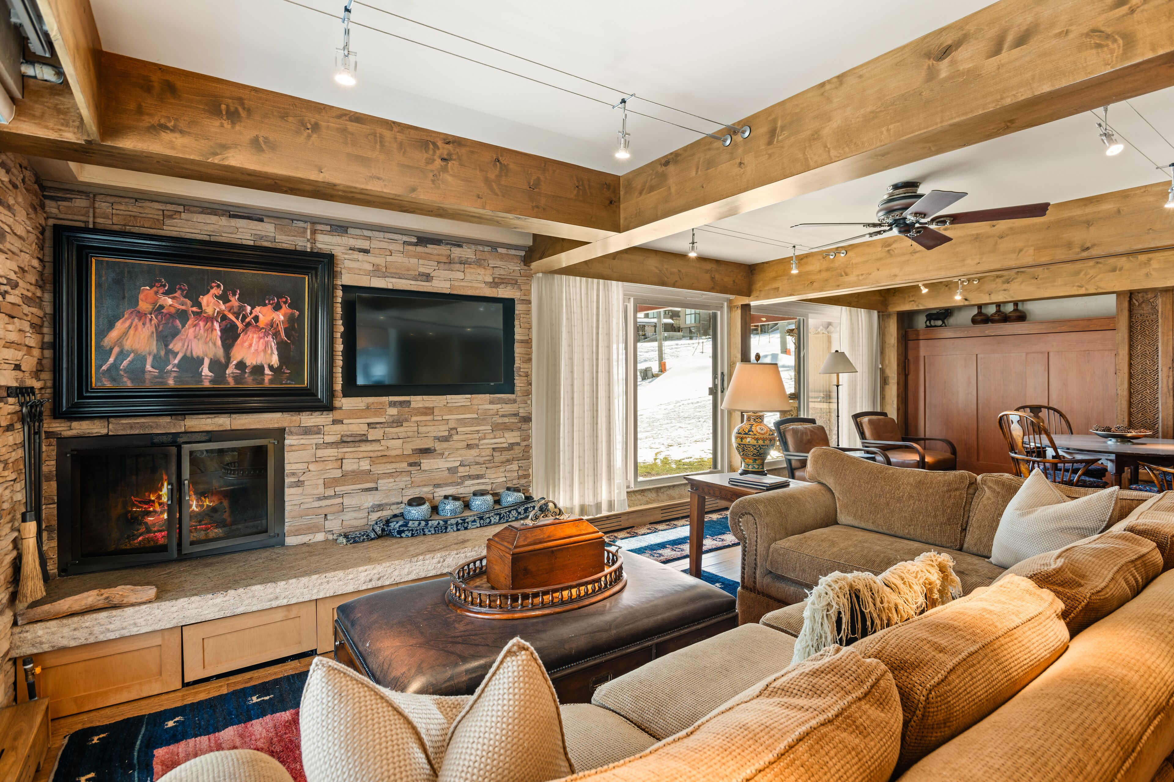 Direct Ski-in/ski-out Stonebridge Condo 2 Bedroom Den 3 Bath Deluxe Rated Unit# 600 - Snowmass Village, CO