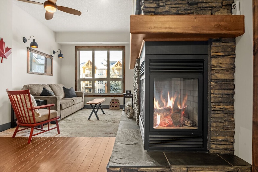 Red Maple Retreat | Hot Tub | Pool | Gas Fireplace - Radium Hot Springs