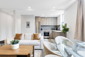 Apartamento Comfort | 2 quartos, camas de colchão viscoelástico, cortinas/cortinados opacos 