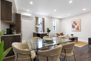 Apartamento Comfort | 2 quartos, camas de colchão viscoelástico, cortinas/cortinados opacos 