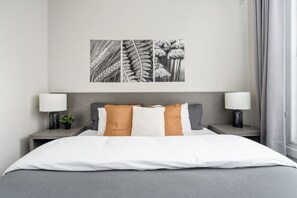 2 quartos, camas de colchão viscoelástico, cortinas/cortinados opacos 