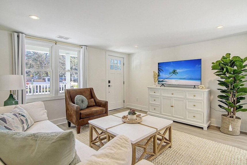 Renovated - Old Village - Close To Beach/downtown - Mount Pleasant, SC