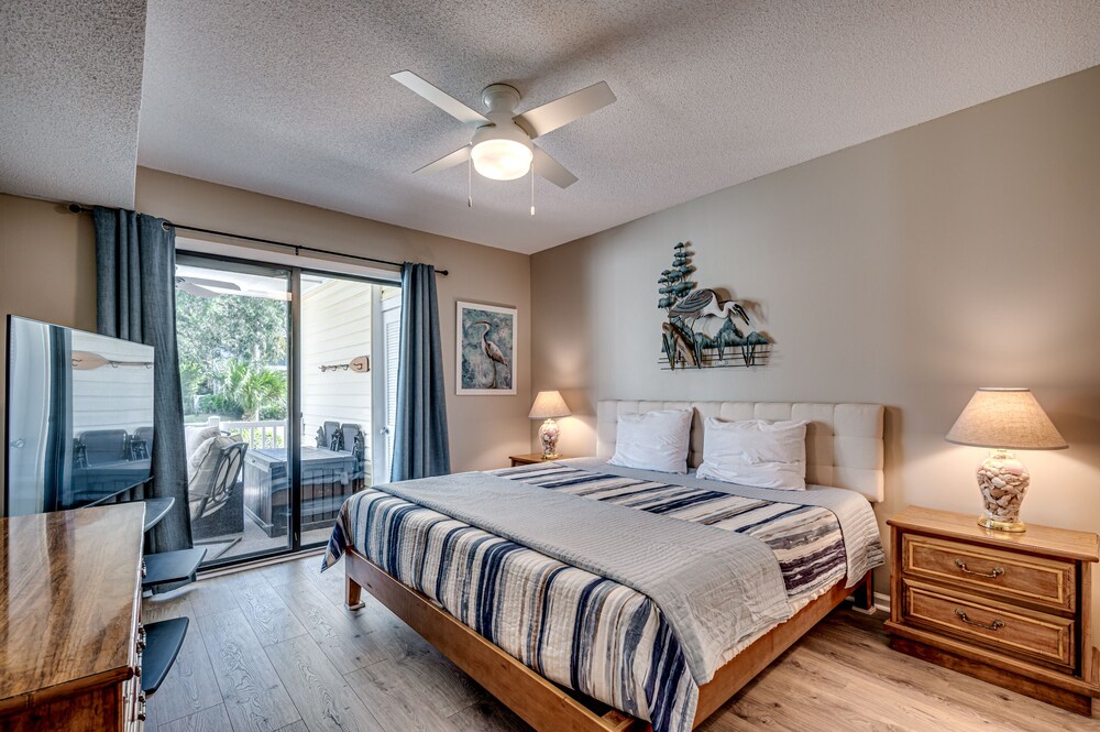 Cozy/Clean Ground Floor Surfside Beach Condo 1 Block walk to Beach Pet ...