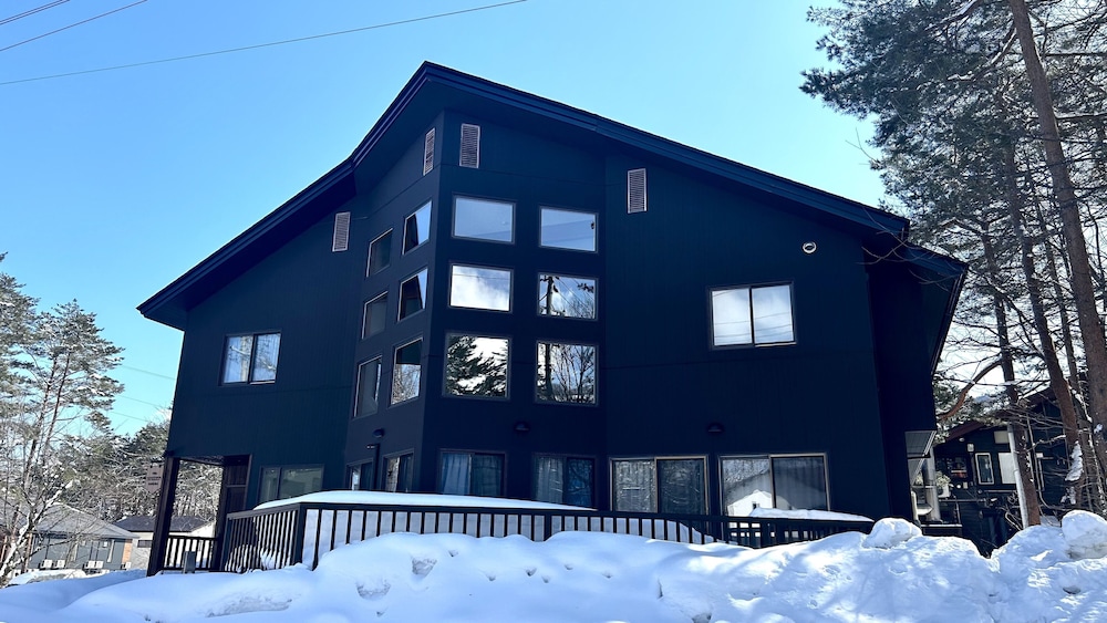 Villa Shizen Hakuba - Japan