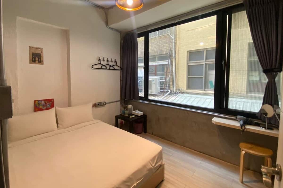 Quarto casal conforto | 1 quarto, escrivaninha, Wi-Fi de cortesia