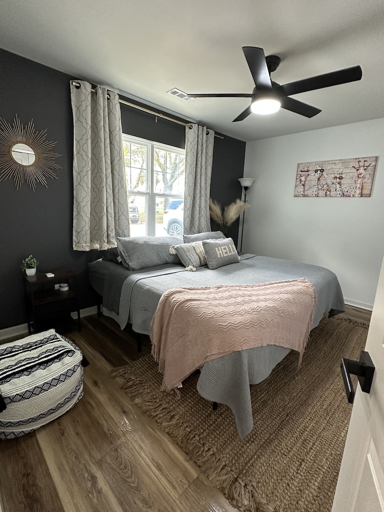 Southern Charm Oasis - 2br, 2ba With Garage + Trailer Space - Murrells Inlet, SC