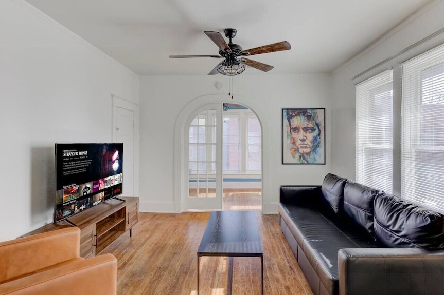 Modern Gem In Cooper-young: Remodeled Haven - Memphis, TN