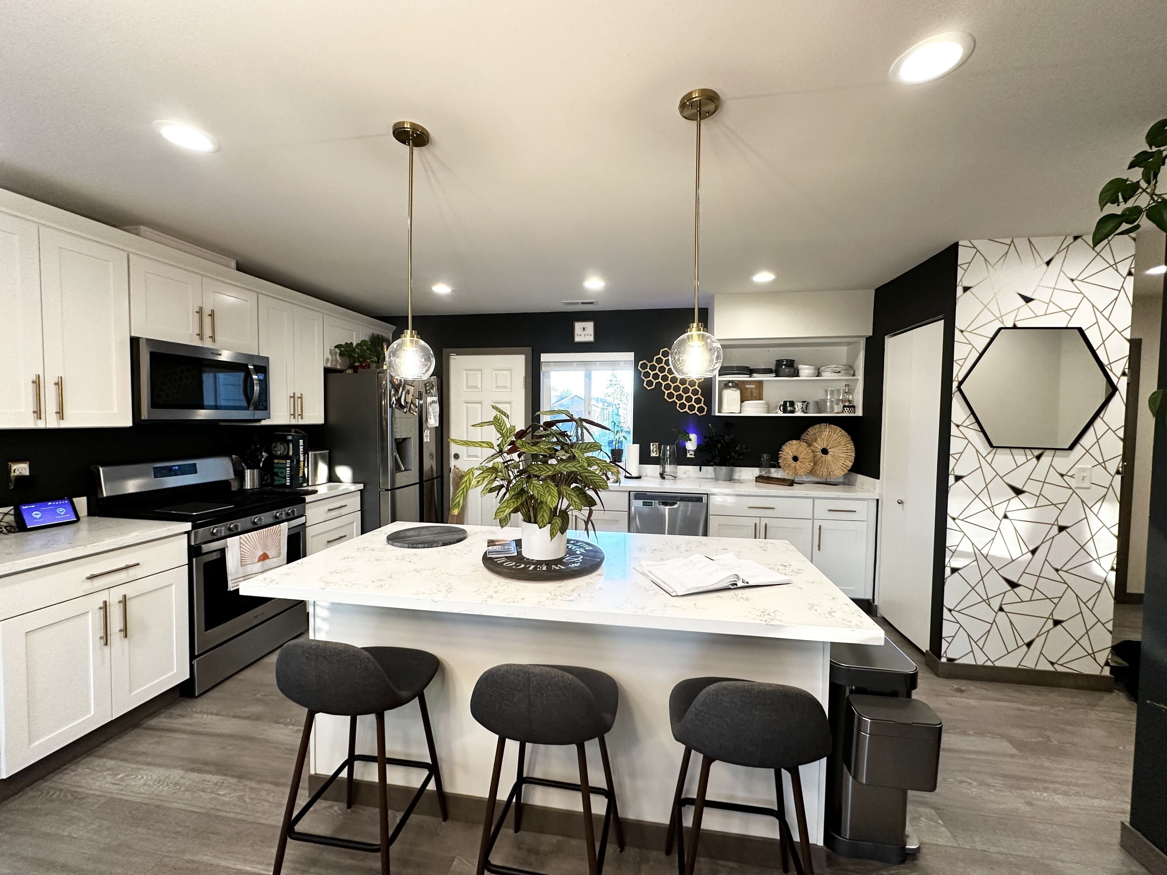 Fogão, cooktop, lava-louças, panela elétrica de arroz