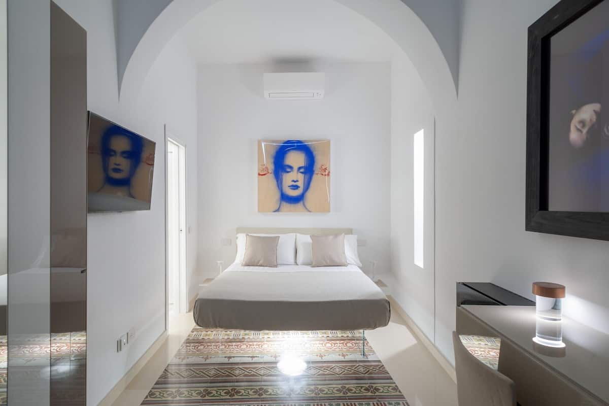Quarto standard | Ferros/tábuas de passar roupa, Wi-Fi de cortesia