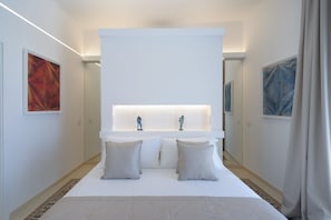 Quarto luxo | Ferros/tábuas de passar roupa, Wi-Fi de cortesia