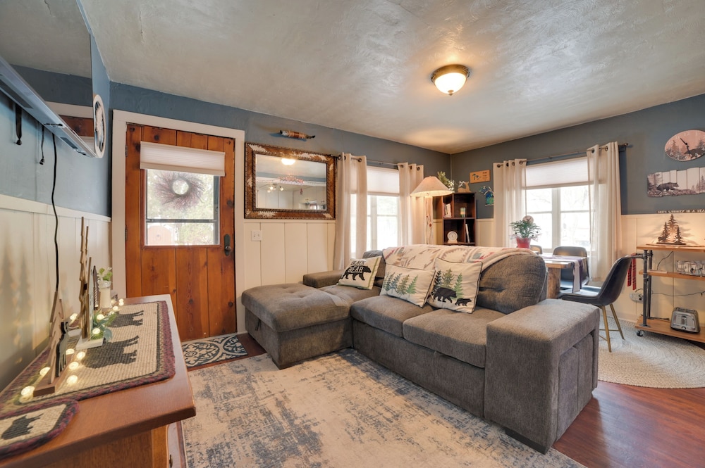 Family-friendly Cabin: Walk To Lake Access! - Houghton Lake, MI
