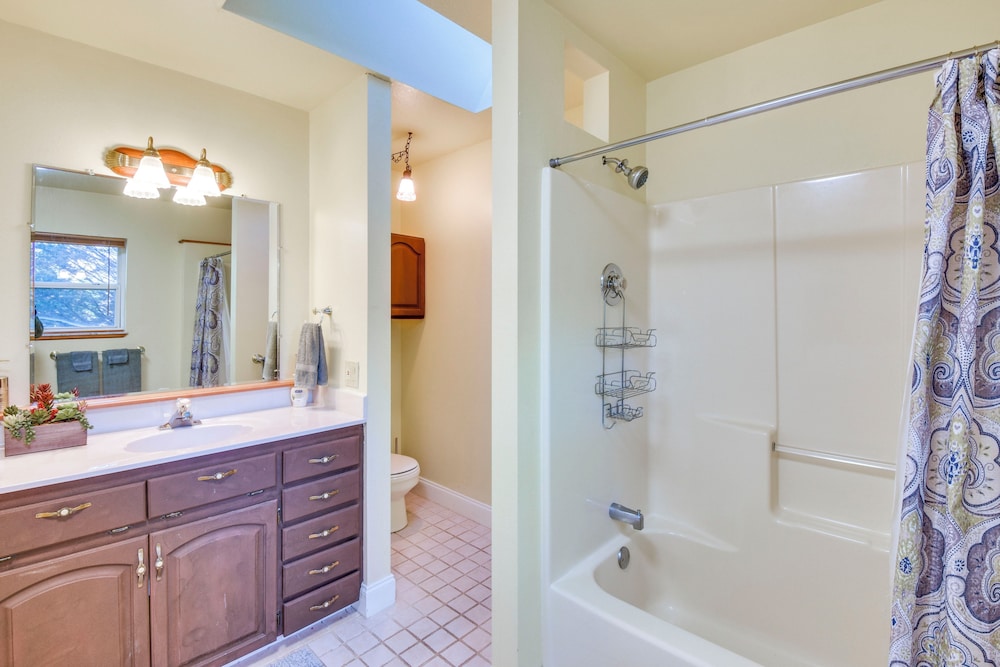 Blairsville Vacation Rental W/ Deck & Game Room! - Blairsville, GA