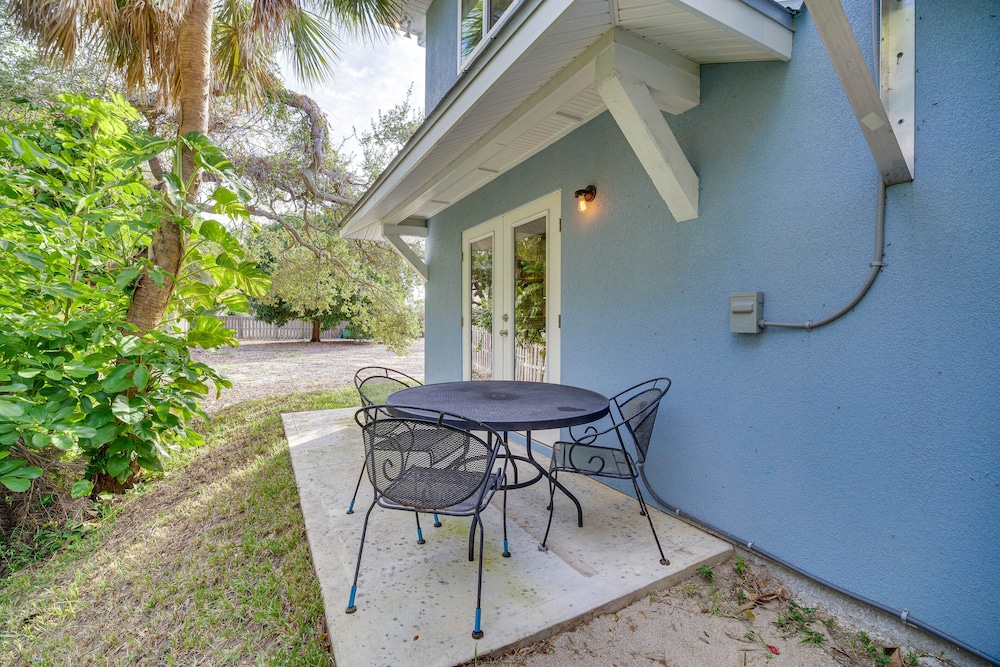 2-story Cape Canaveral Home: Walk To Public Beach! - Cocoa, FL