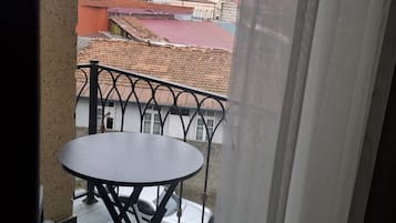 Quarto Duplo Standard | Sala de estar | TV de ecrã plano, impressoras