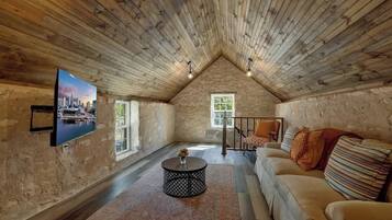 Casa, várias camas, varanda (465 Bear Crk H & G) | Área de estar