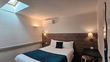 Quarto Duplo Standard, 1 cama de casal | Wi-fi grátis