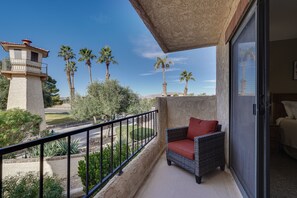 1 Mi to Boat Ramp: Lake Havasu City Condo w/ Patio Reviews, Deals ...