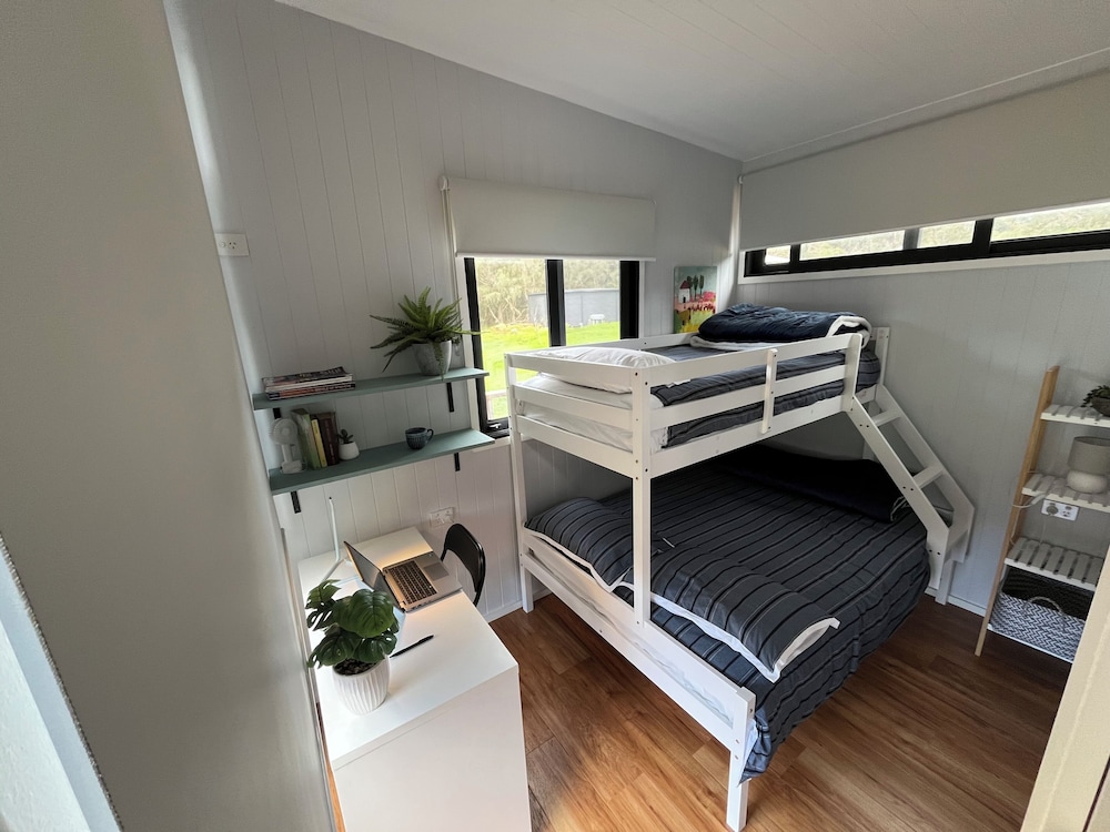 Cosy Forest Beach Cabin Retreat Near The Beach - Ocean Beach