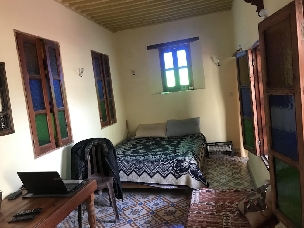 Logement Agreable A La Medina De Fes Avec Terrasse Dominant La Vielle Ville - Sidi Harazem