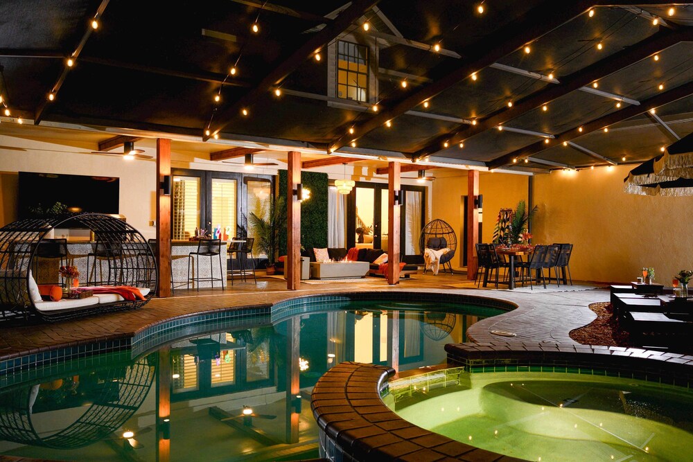 Exciting Valrico Villa W/ Private Pool & Game Room - Alafia River State Park, Lithia