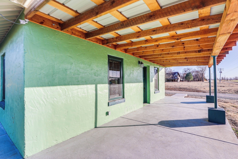 Secluded Sterling Vacation Rental - Pet Friendly! - Kansas (State)