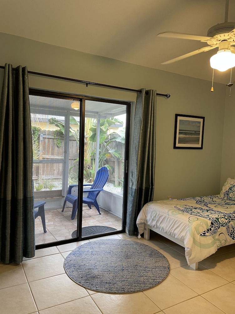 Sun, Space, Sea! Super Clean 2 Br/2ba Town Home In Cape Canaveral. Monthly Only. - Cape Canaveral, FL