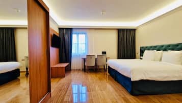 Sixty Style room | 1 quarto, cofre com capacidade para portátil, secretária